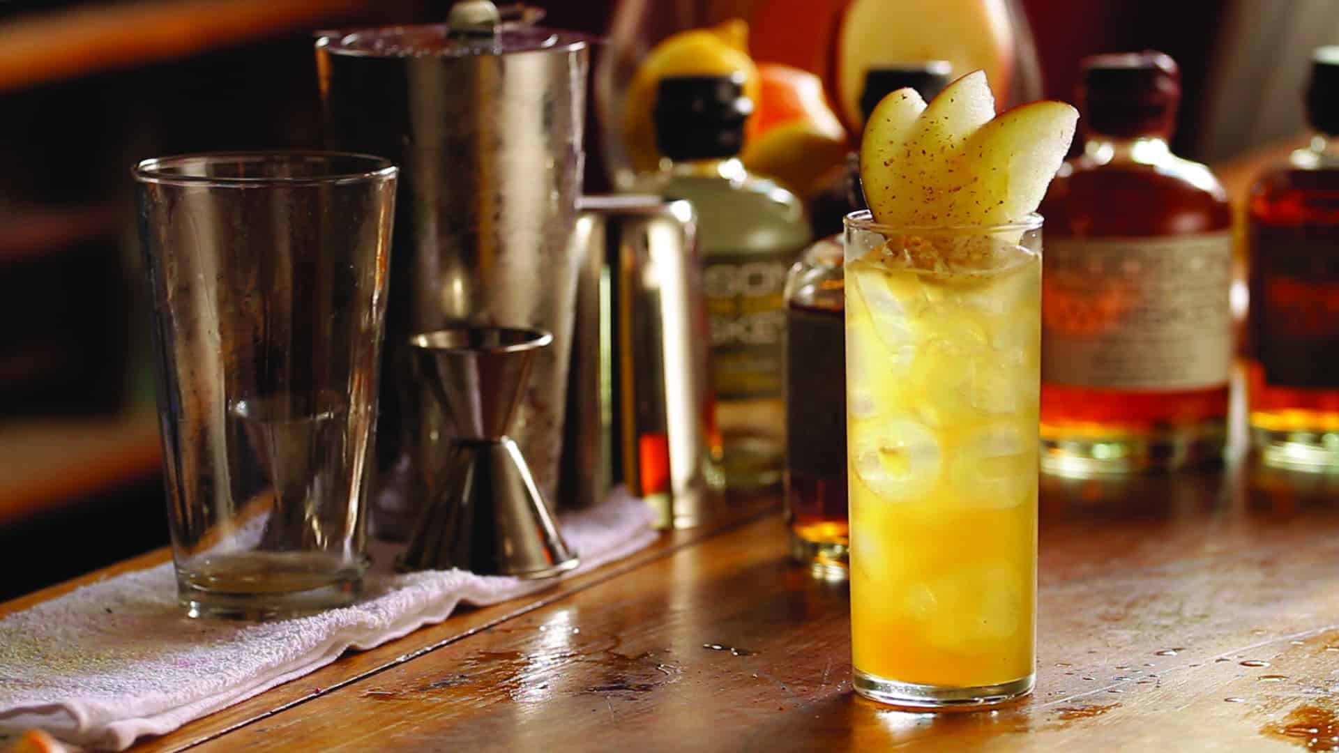 Hudson Whiskey Spiced Apple Sour - Goodtaste with Tanji