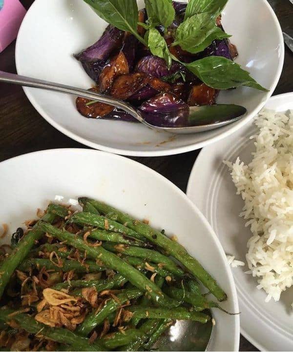 Pad Phet Thua (Wok Chili Green Beans) - Goodtaste with Tanji