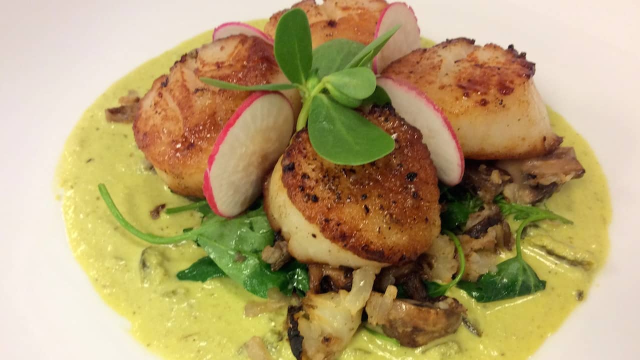 Caracol Pan-Seared Scallops with Poblano Sauce - Goodtaste with Tanji