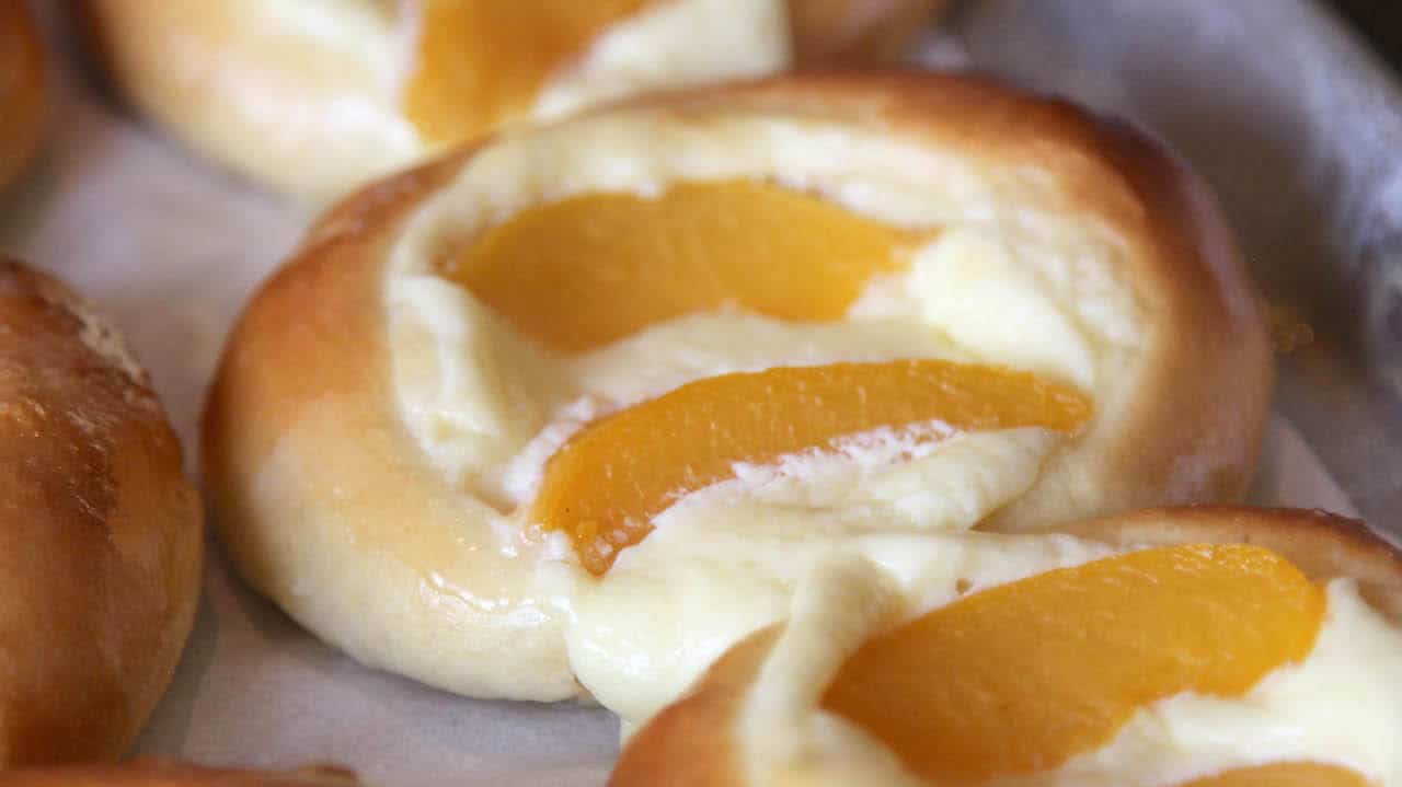 Little Gretel's Czech Traditional Farmer's Cheese and Peach Kolaches ...