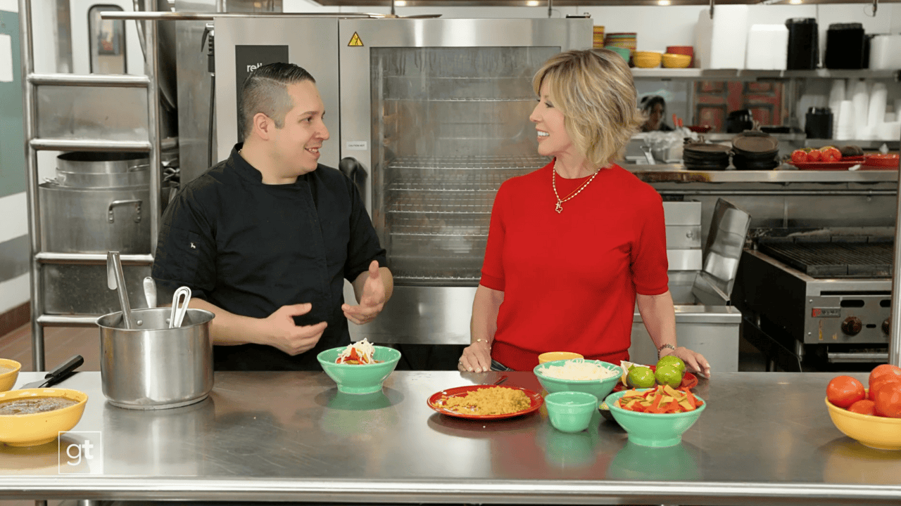 S11E13 - DIY: Las Palapas Chicken Tortilla Soup - Goodtaste with Tanji